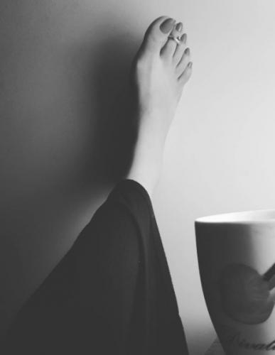 Samanansari's Beautiful Feet - Long Toenails - Social Media Feet