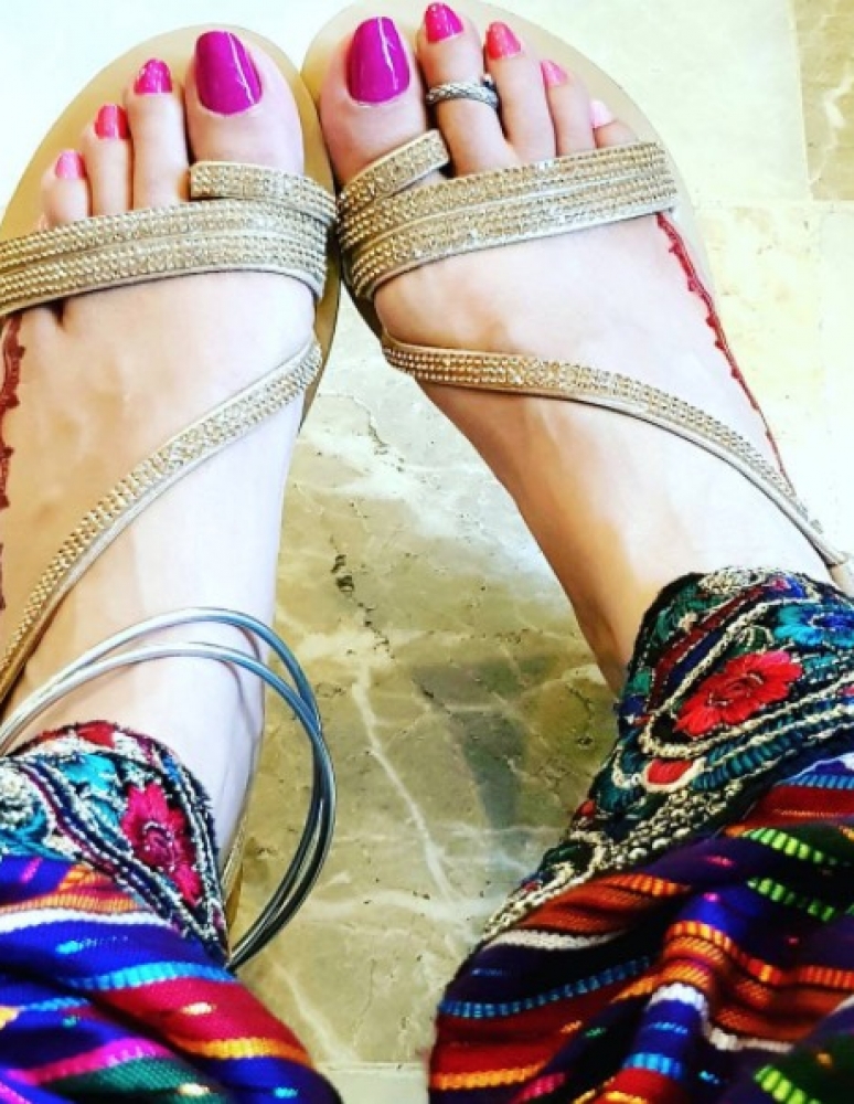 Samanansari's Beautiful Feet - Long Toenails - Social Media Feet