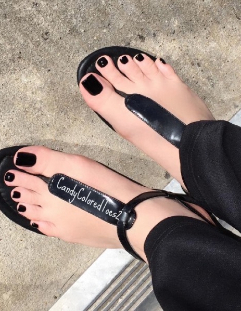 Candy Colored Toes - 404 Feet - Social Media Feet
