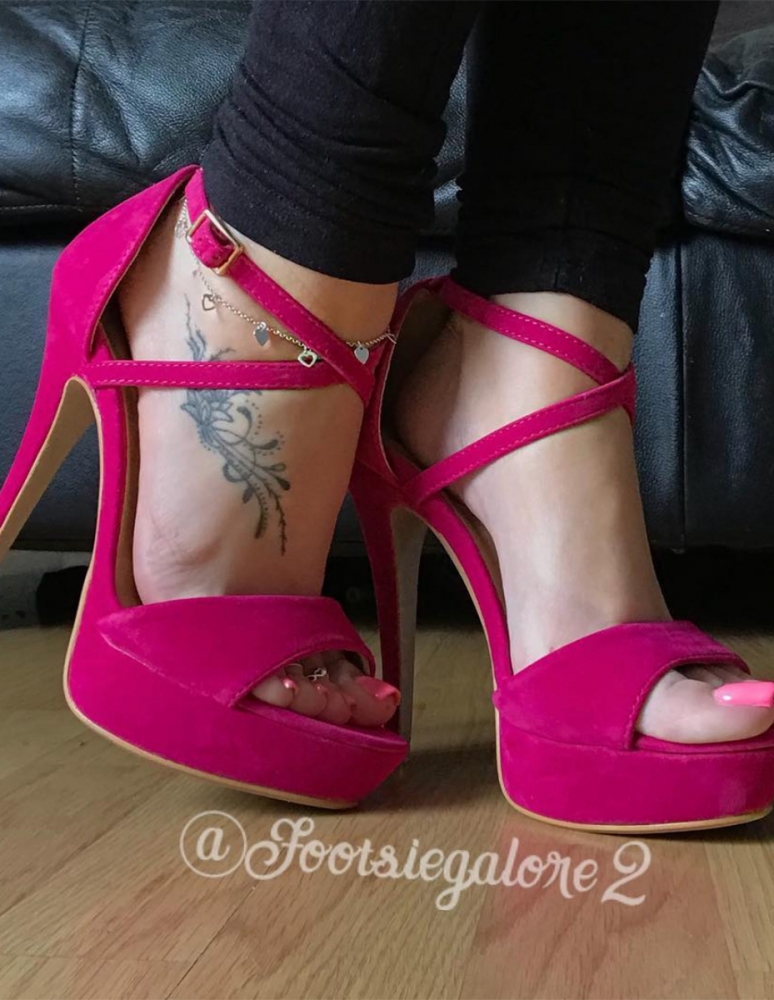 Footsie Galore - 404 Feet - Social Media Feet