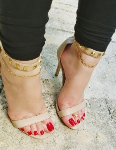 Toe Standards - 404 Feet - Social Media Feet