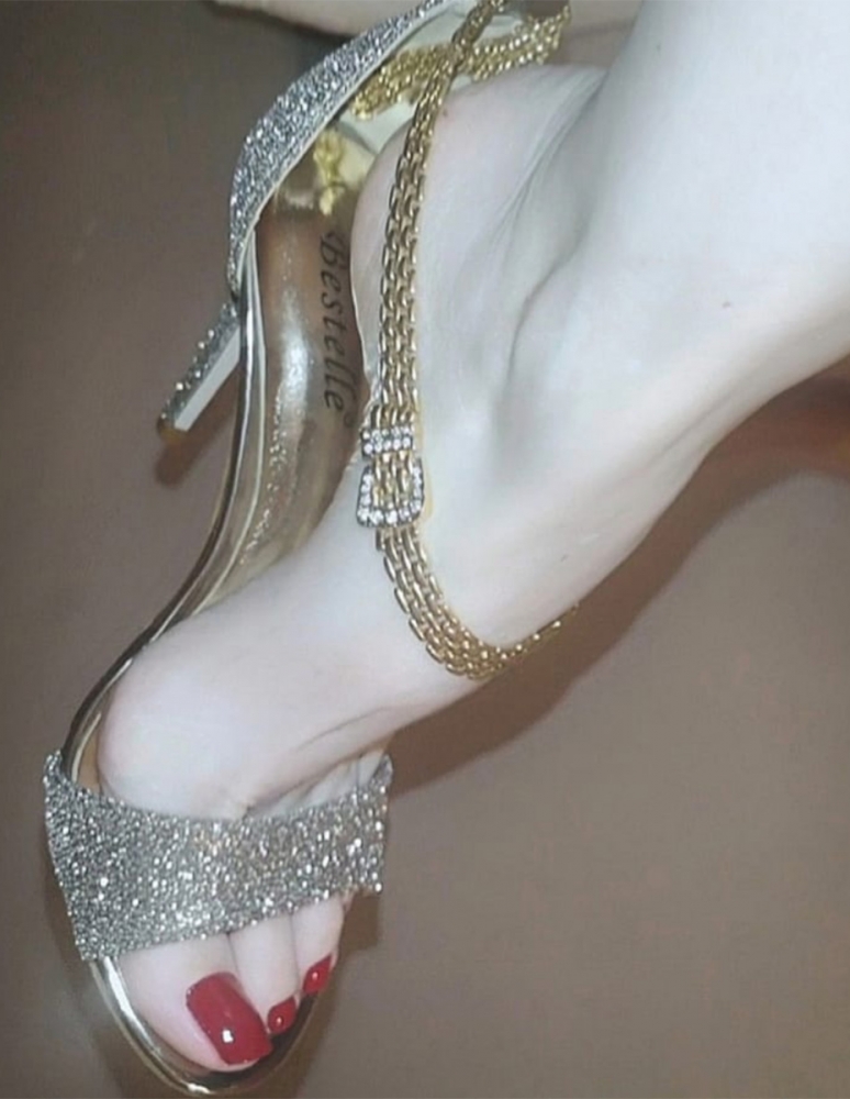 Vampire Feet - Foot Models - Social Media Feet